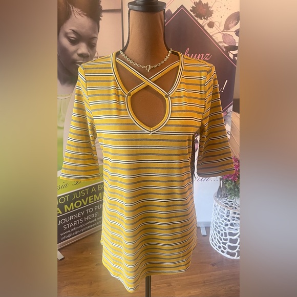 Doe & Rae | Tops | 4 Ribbed Top W Exaggerated Keyhole Neckline | Poshmark